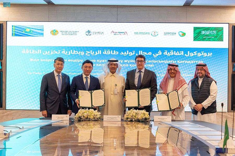 وزير الطاقة يبحث مجالات التعاون في البترول والغاز والبتروكيماويات مع