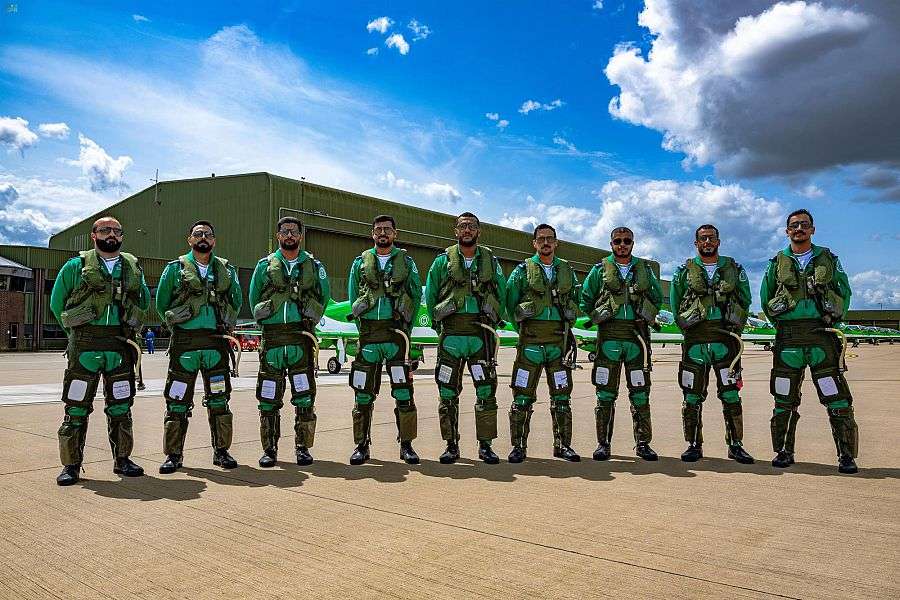 الصقور الملكية تصل المملكة المتحدة للمشاركة في المعرض الملكي العالمي ...