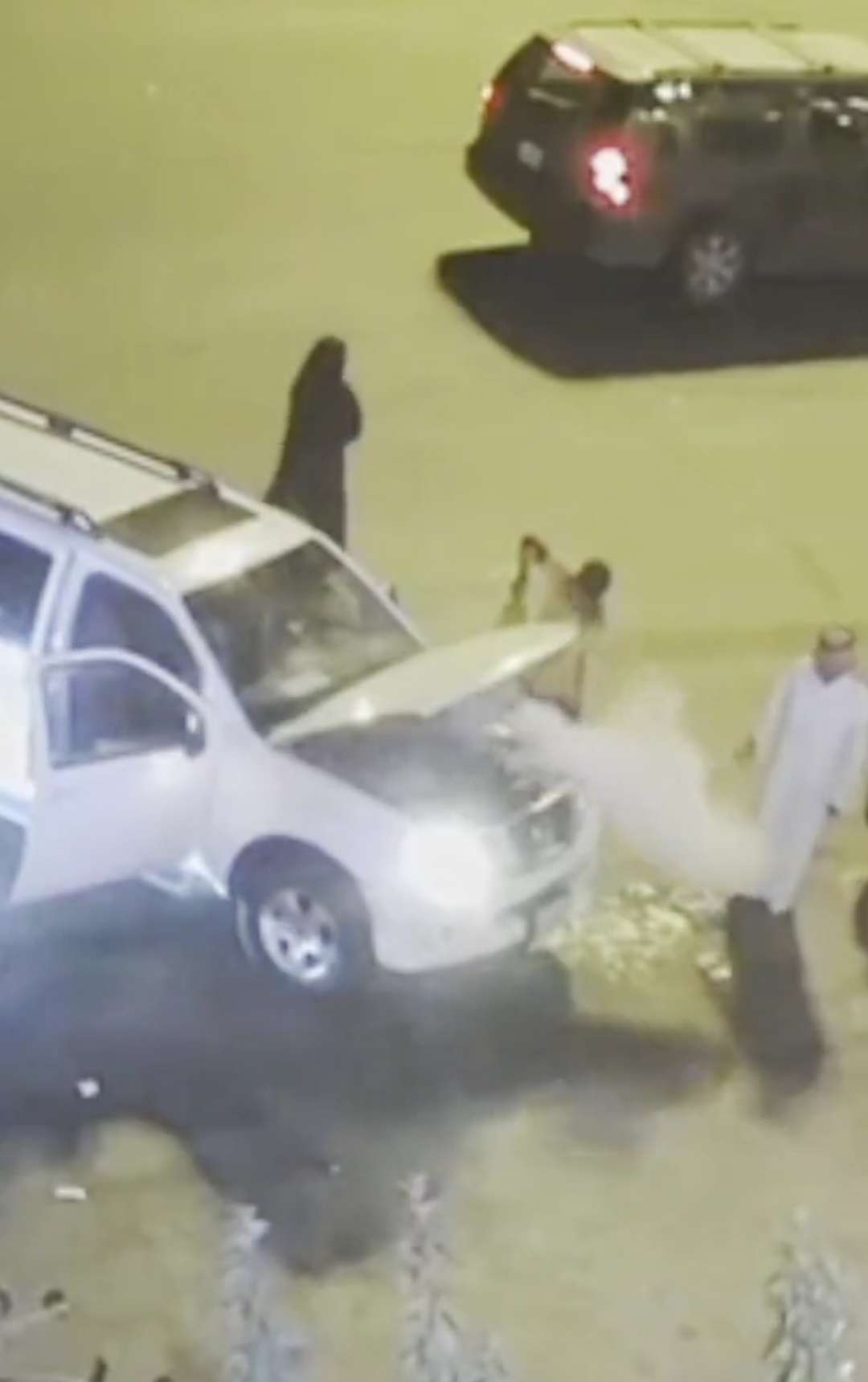 شجاعة عامل بنغالي تثير الإعجاب والتي وثقها فيديو رائج على منصات التواصل